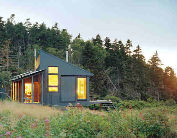 This Woman Built Her Father’s 550-sq-ft Dream House With Her Own Hands ...